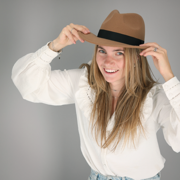 Merel Oosterlee - Angro B.V.